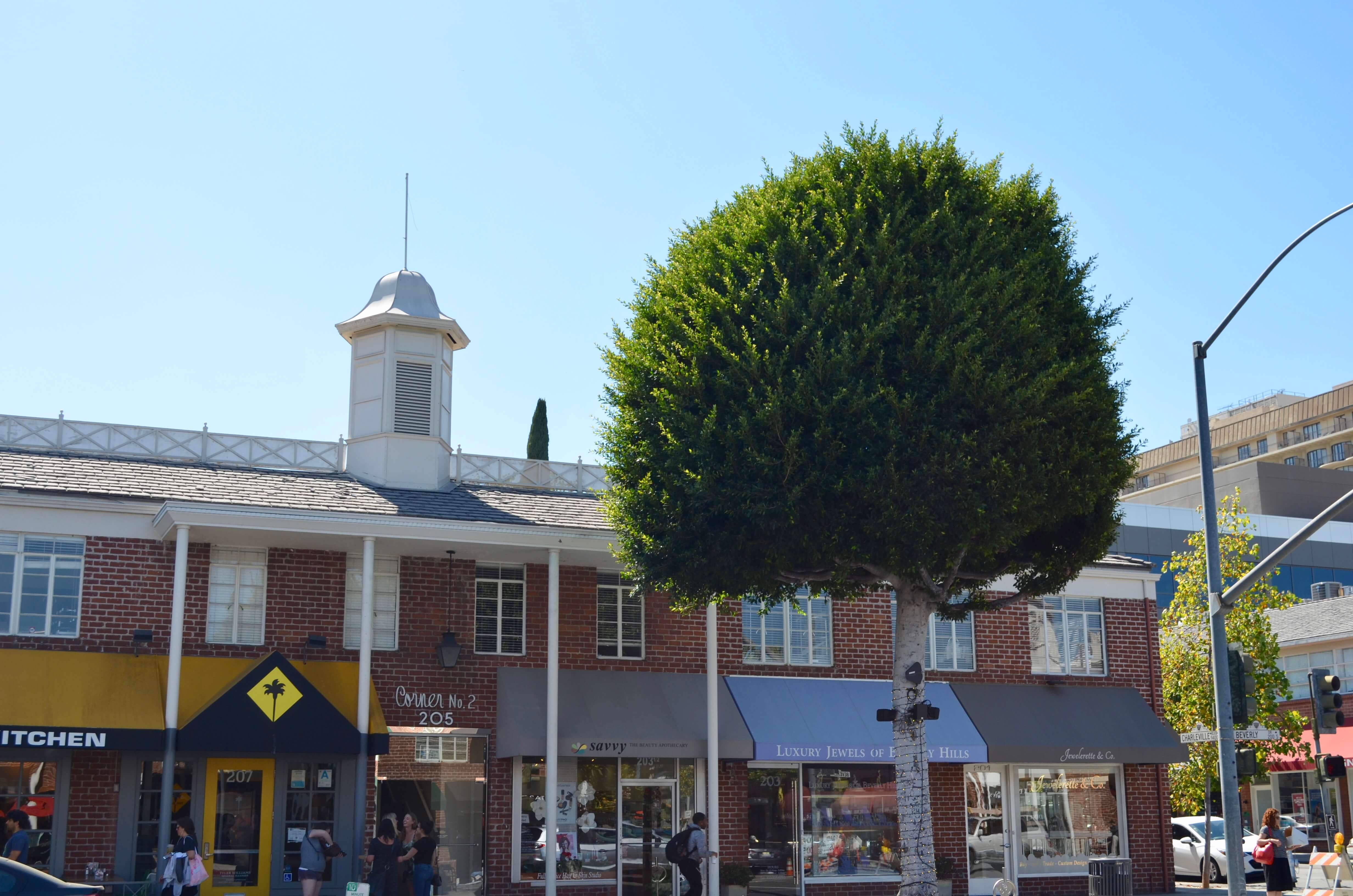 Beverly Hills 90210 – Gaelle in Los Angeles